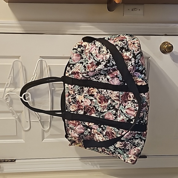 Bags | 2 Totebags 2617 Floral 1 Peach Crocheted 14x14 | Poshmark